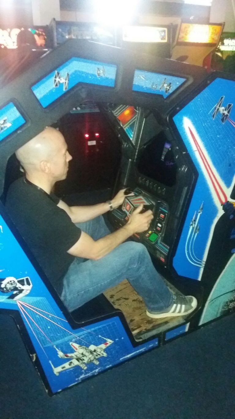 My trip to the incredible Arcade Club UK, the biggest retro arcade in ...