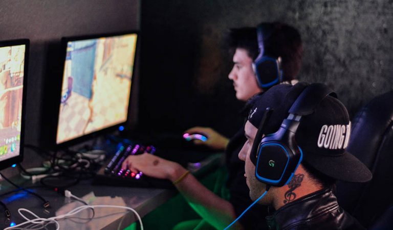 The Evolution and History of Online Gaming | Retromash